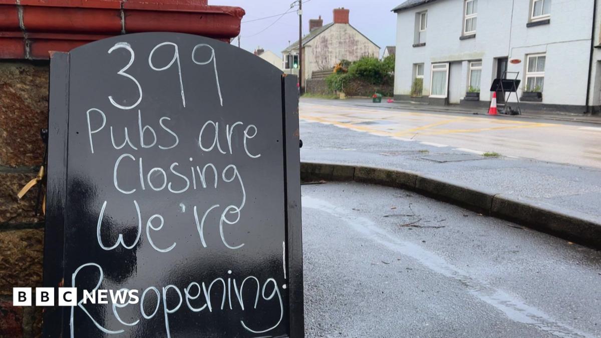 Pubs reopening despite 'economic doom and gloom' - BBC News