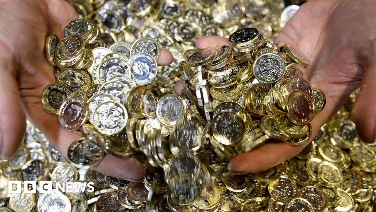 New £1 coin: What do you need to know about the end of the round pound ...