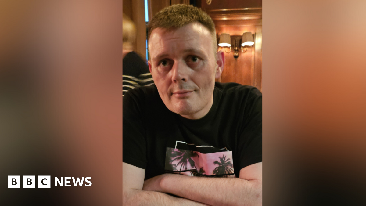 Wayne Reid death: Six more arrests over Coleraine murder - BBC News