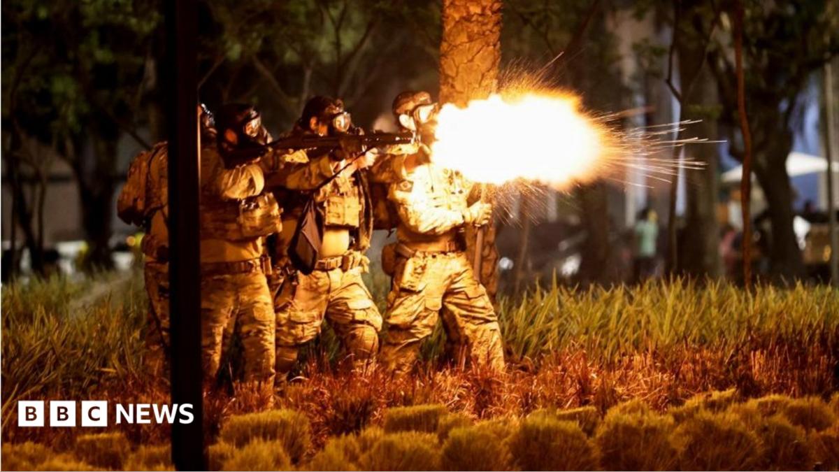 Brazil protests: Bolsonaro supporters attack police HQ - BBC News