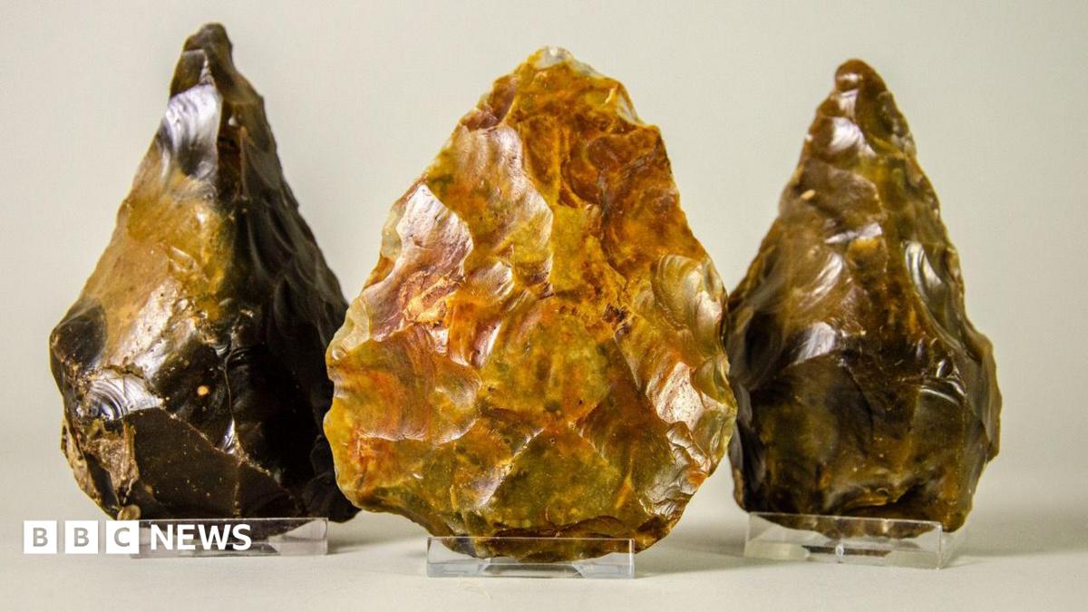 Stone Age tools collection sells at Canterbury auction for £41k - BBC News