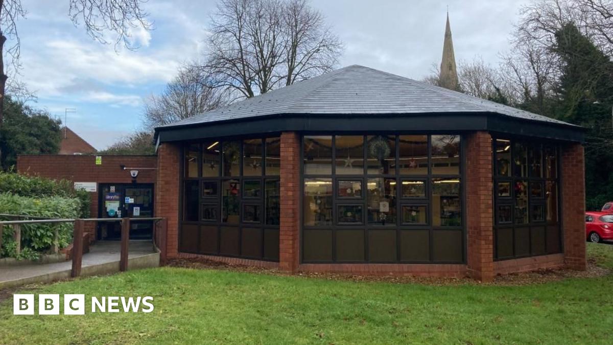 Community trust celebrates taking over Raunds library - BBC News