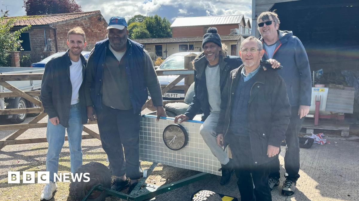 Berkeley soap box race organisers braced for ‘destruction’ - BBC News