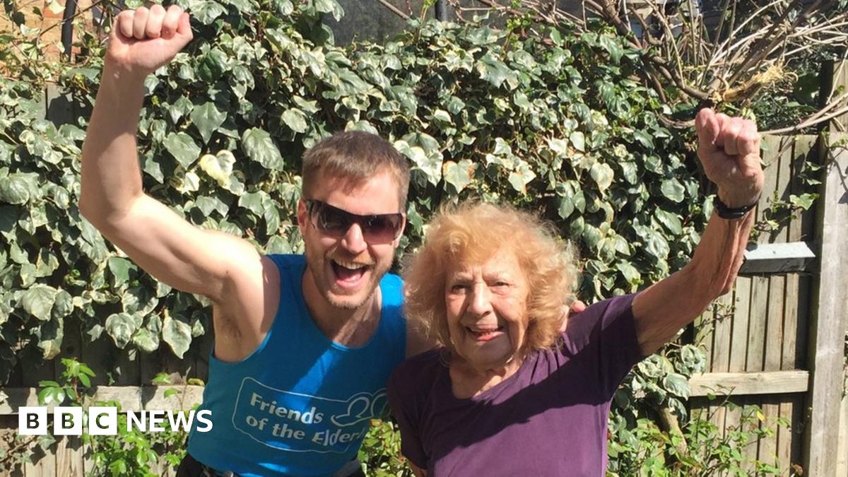 My old pal: Friendships fighting off loneliness - BBC News