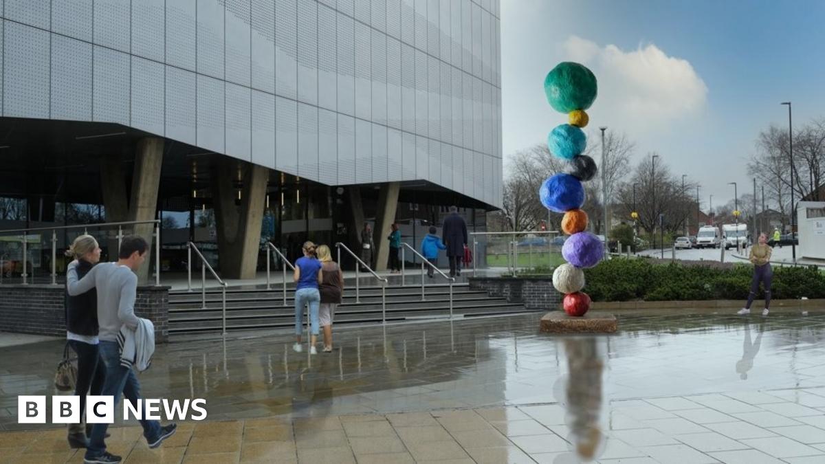 Wakefield sculpture trail artwork unveiled - BBC News
