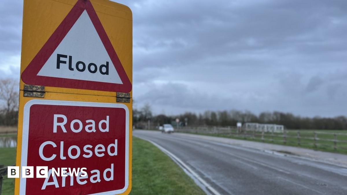 Residents want flood-prone road at Little Paxton improved - BBC News