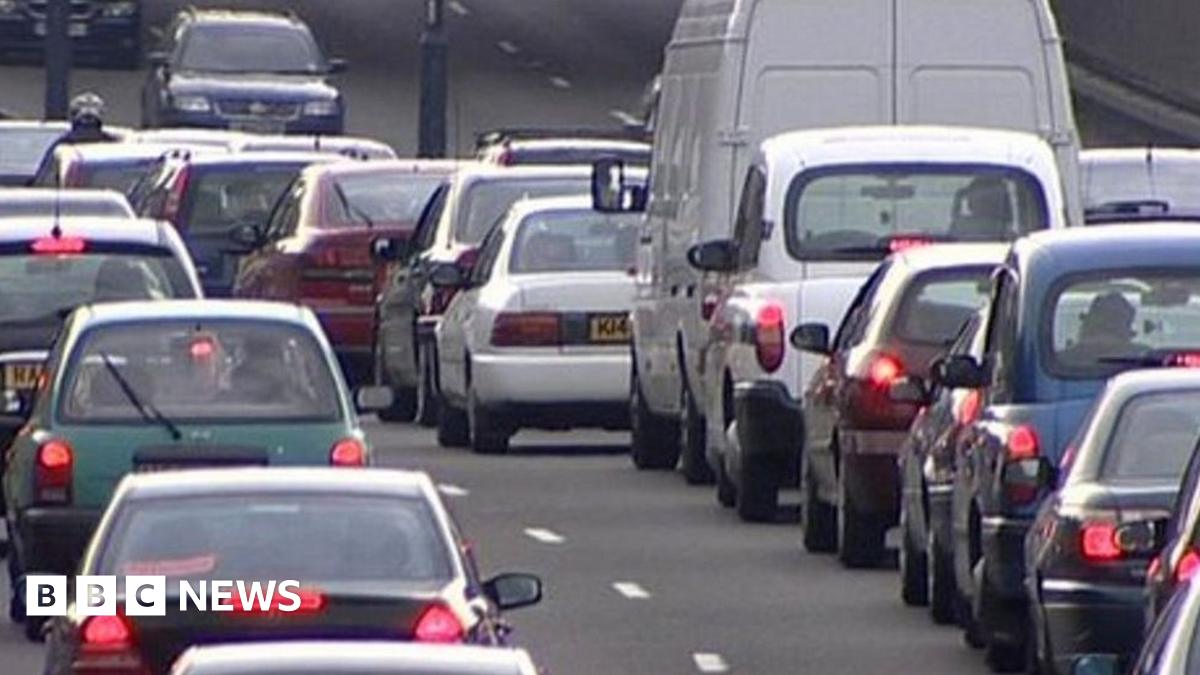 Reading scraps congestion charge zone due to 'limited benefits' - BBC News