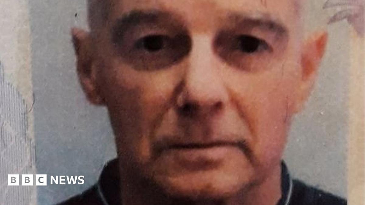 Search for missing walker in Yorkshire Dales - BBC News