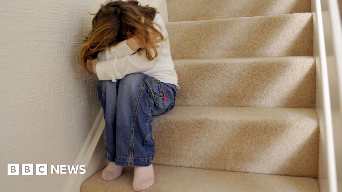 Government rejects call to ban smacking in England - BBC News