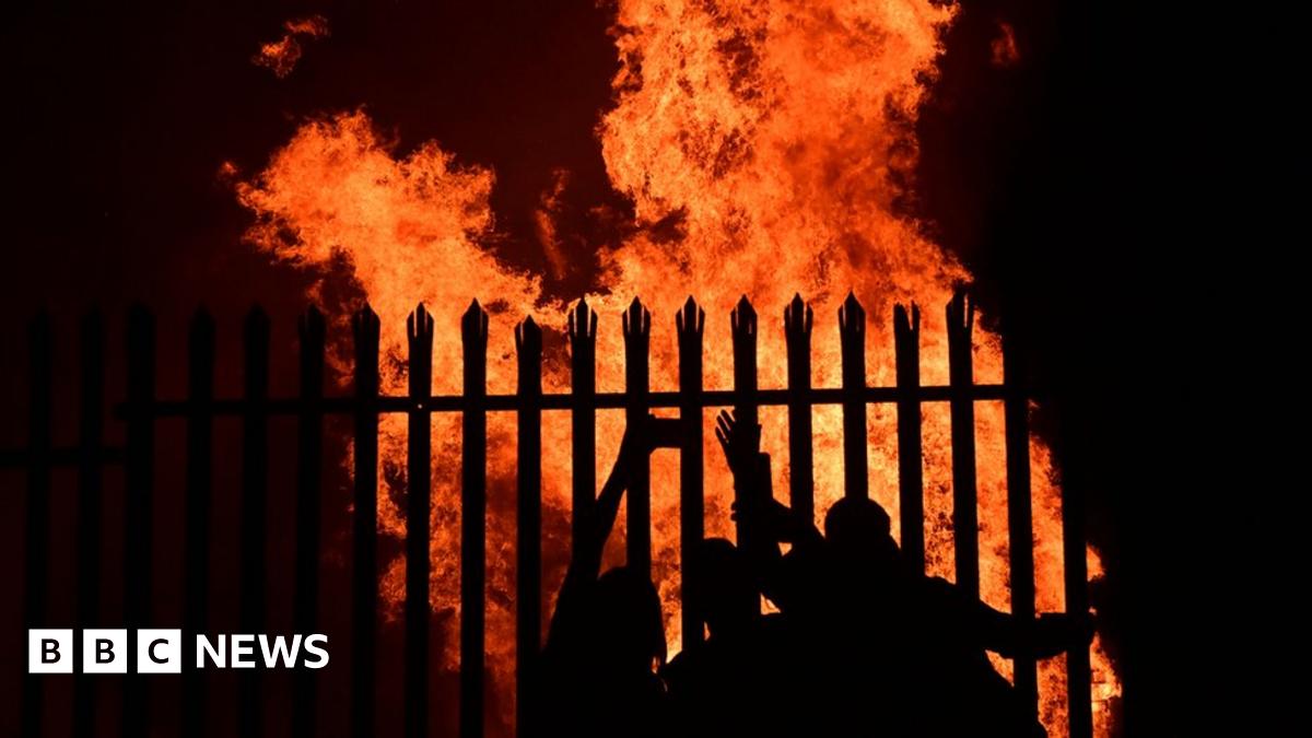 Eleven paramedics attacked at bonfires on eve of Twelfth - BBC News