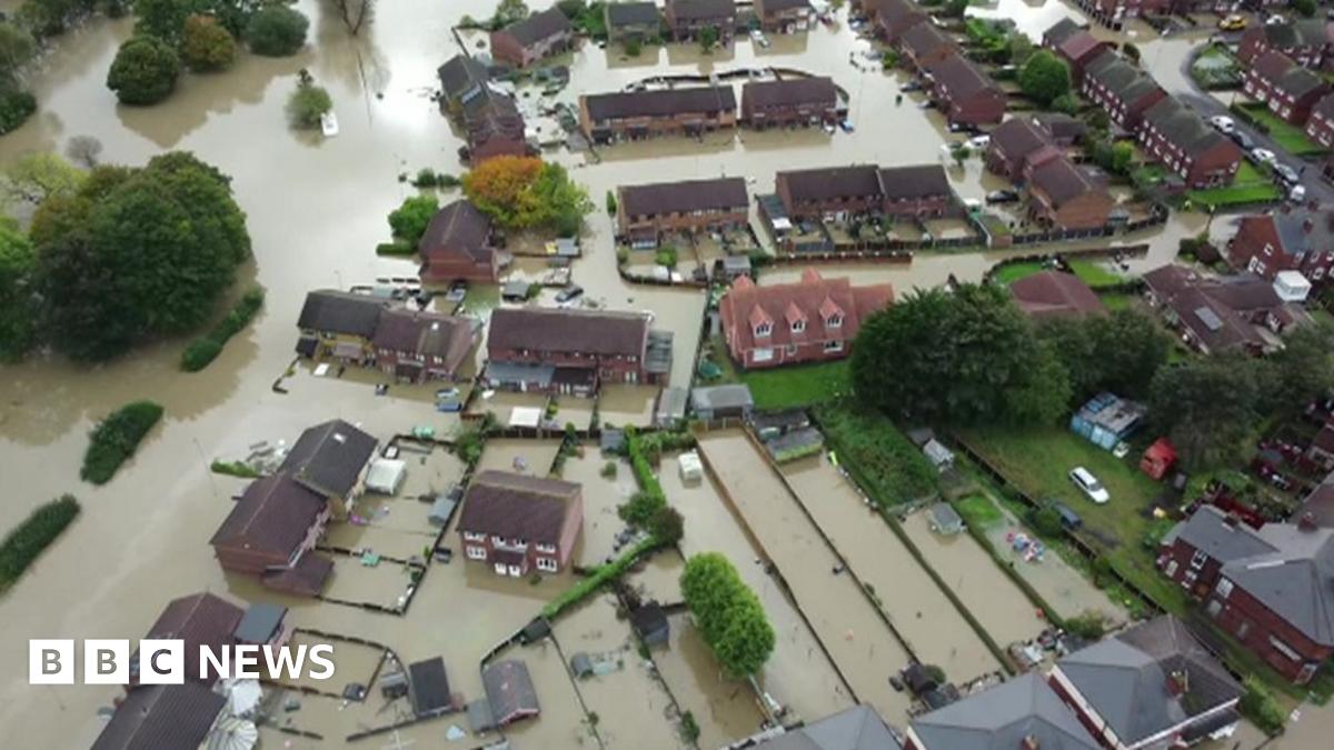 Catcliffe flooding victims offered mental health support - BBC News