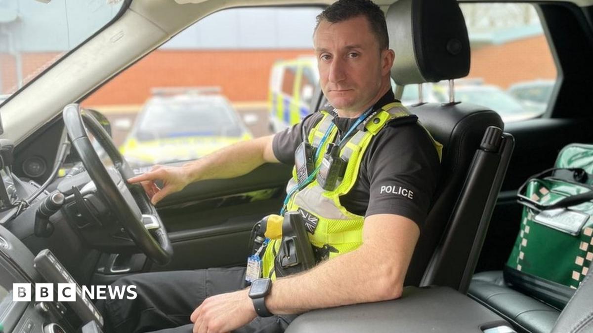 Derbyshire police officer says TV fame aids public perception - BBC News