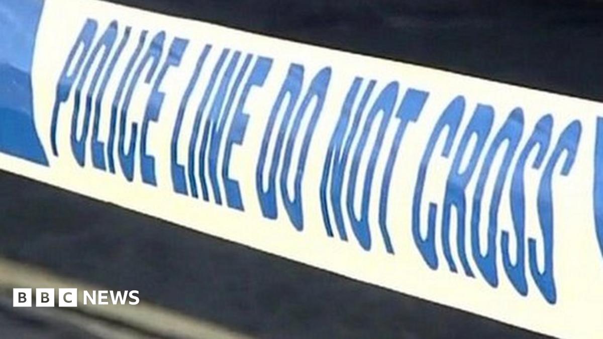 Much Hoole crash: Man dies as car overturns in Lancashire - BBC News