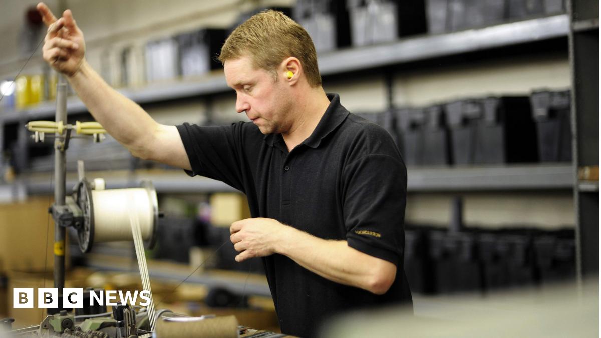 UK factory activity falls 'at fastest pace for three years' - BBC News