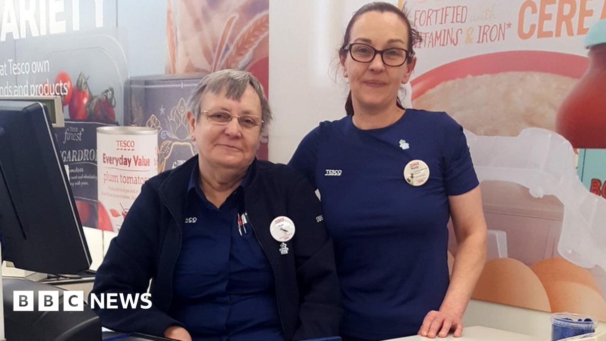 Tesco in Forres introduces 'relaxed' lane - BBC News