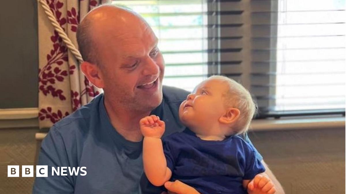 Wife's tribute to husband after Runcorn car crash death - BBC News