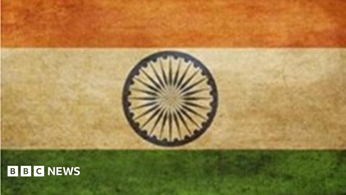 Amazon sorry over India flag doormat fiasco - BBC News