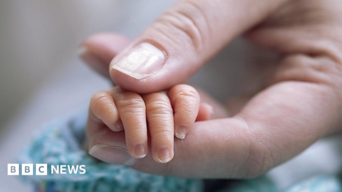 Parents of premature babies face a further trauma - PTSD - BBC News