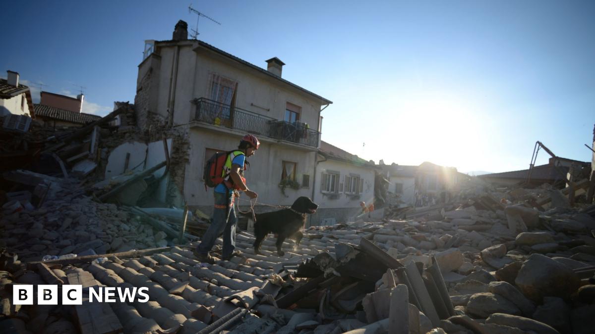 Italy earthquake: Death toll rises to at least 159 - BBC News