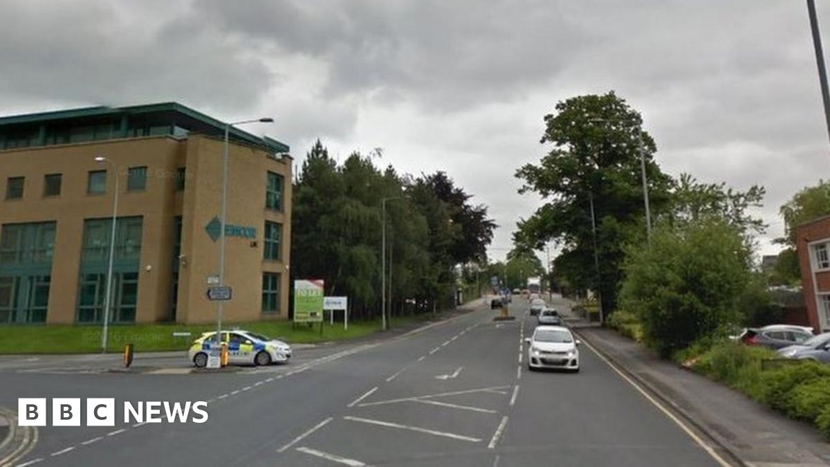Passenger in Cheadle police chase crash car dies - BBC News