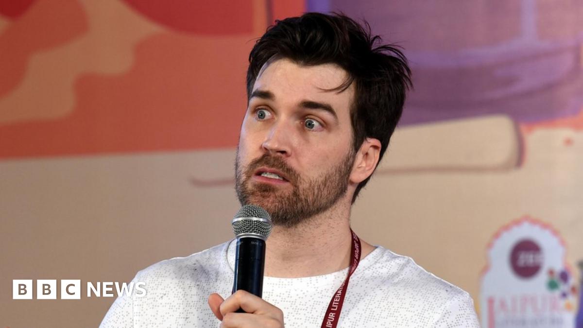 Dan Mallory: Best-selling author lied about having cancer - BBC News
