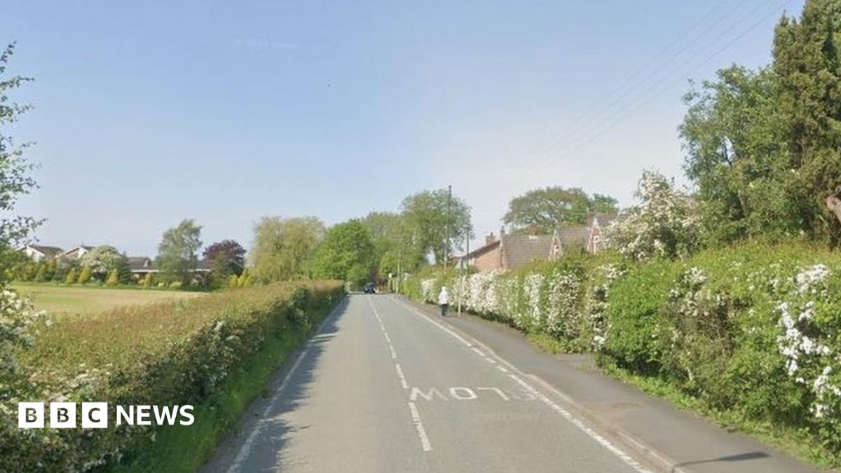 Wigan crash: Man dies after motorbike hits fence post - BBC News