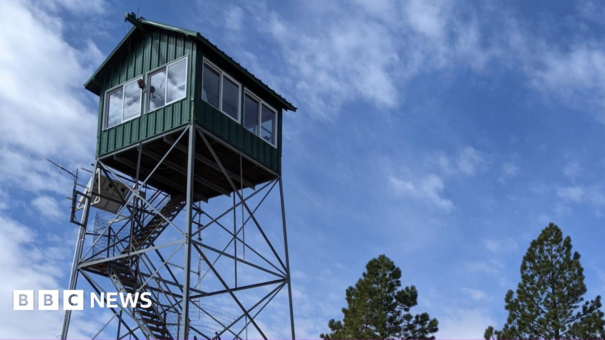 Fire lookouts: The US Forest Service lookouts watching for fires - BBC News