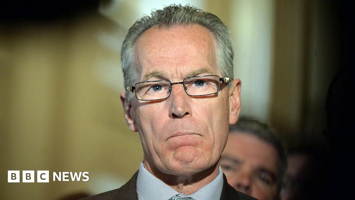 Second Gerry Kelly libel case settled - BBC News