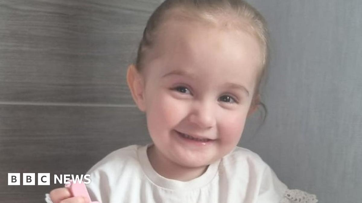 NI families protest over wait for special needs places - BBC News