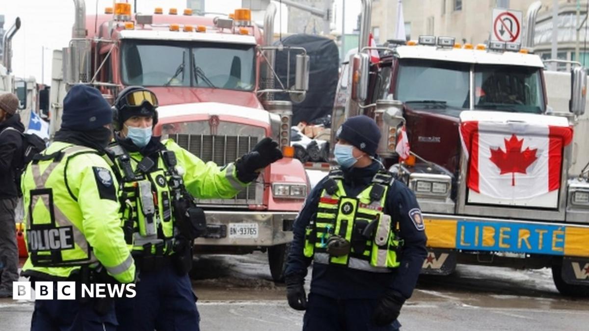 Canada truckers: Arrests as police warn of 'volatile' protesters - BBC News