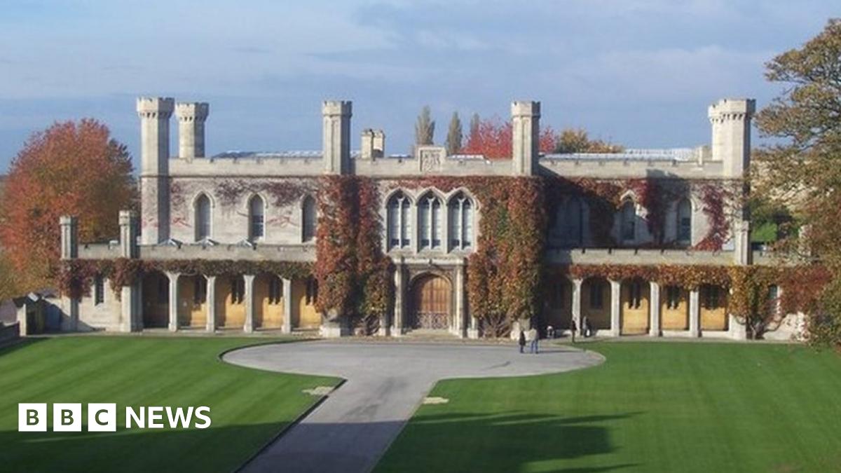 Market Deeping man avoids prison term over 100mph police chase - BBC News