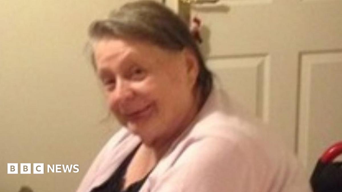Ronald Mowbray stabbed wife Anne 49 times at Studley home - BBC News