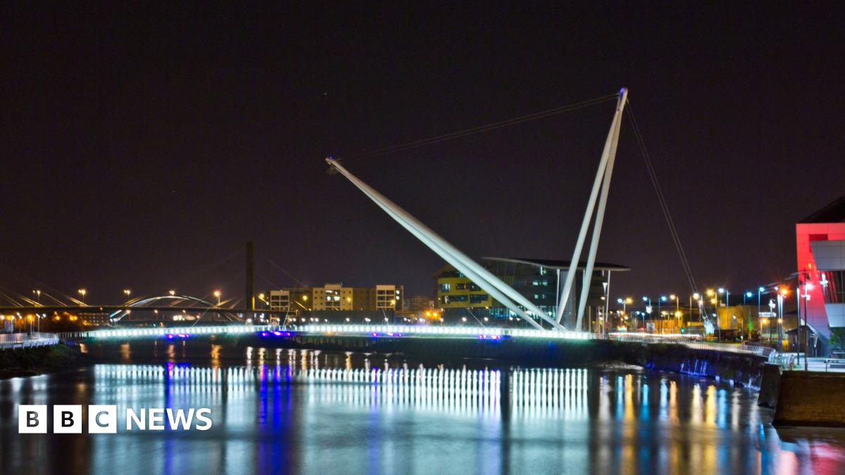 Census: Wales' population hits new record high but growth is lowest - BBC News