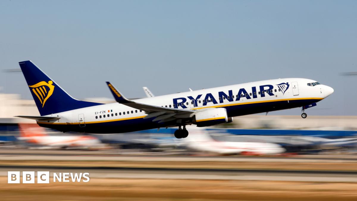 Ryanair hit by air fare battle and Brexit uncertainty - BBC News