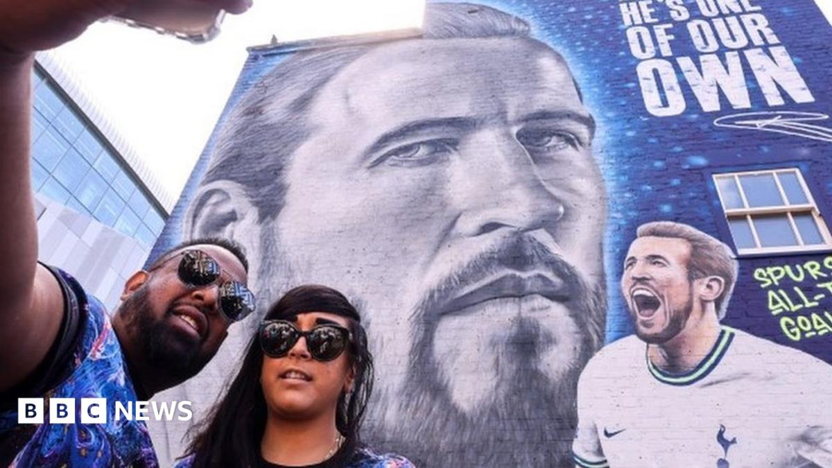 Why famous faces are popping up mega-sized on UK streets - BBC News