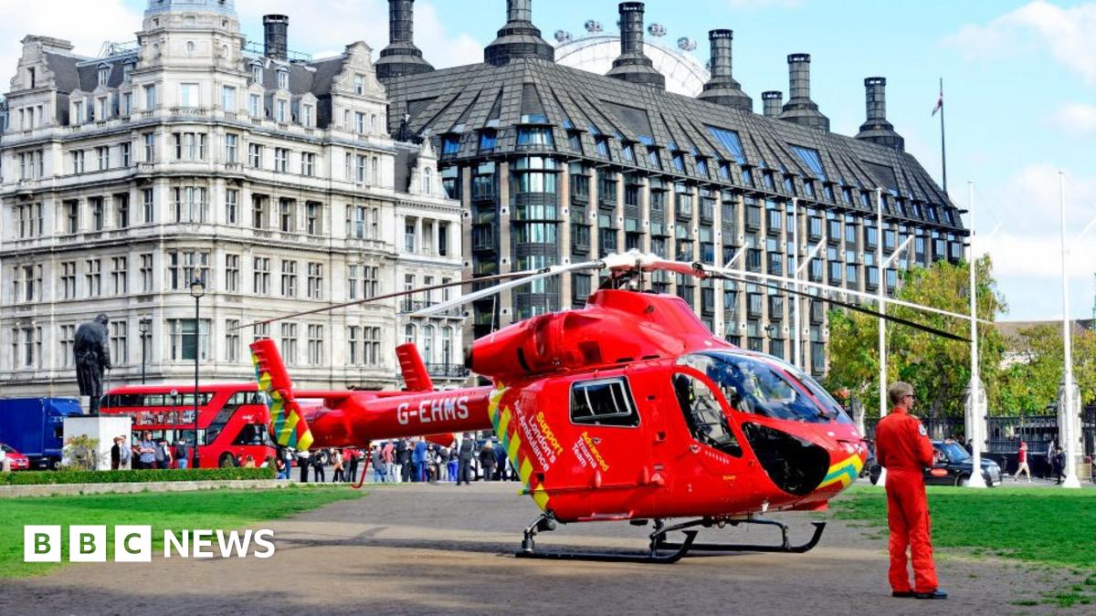 London's Air Ambulance has its busiest ever year in 2022 - BBC News