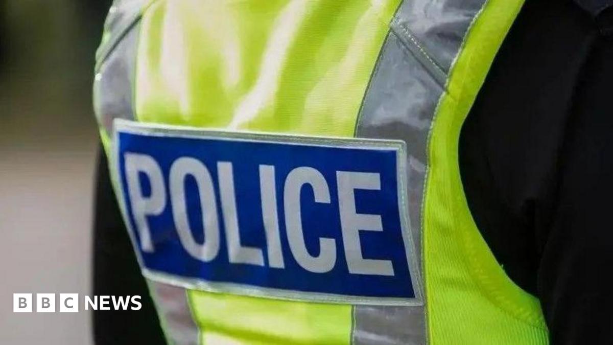Misconduct action against ex Bradford PC Caitlin Howarth dropped - BBC News