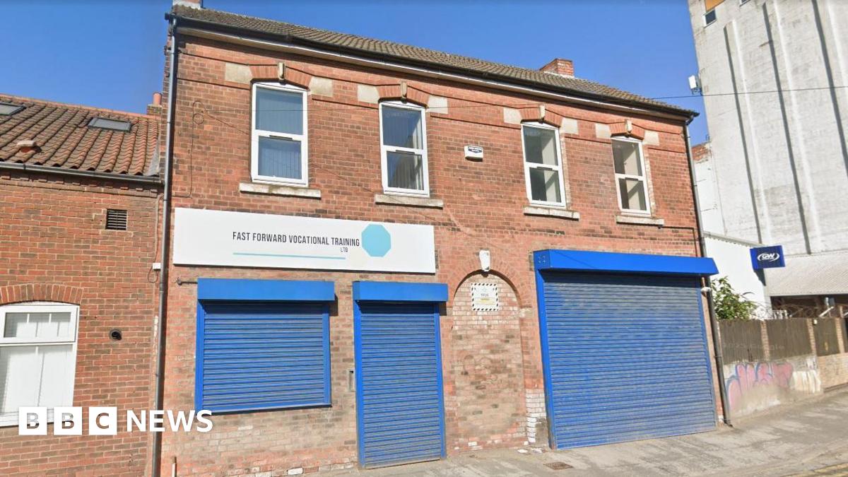 Plans submitted to turn Hull offices into SEND school - BBC News
