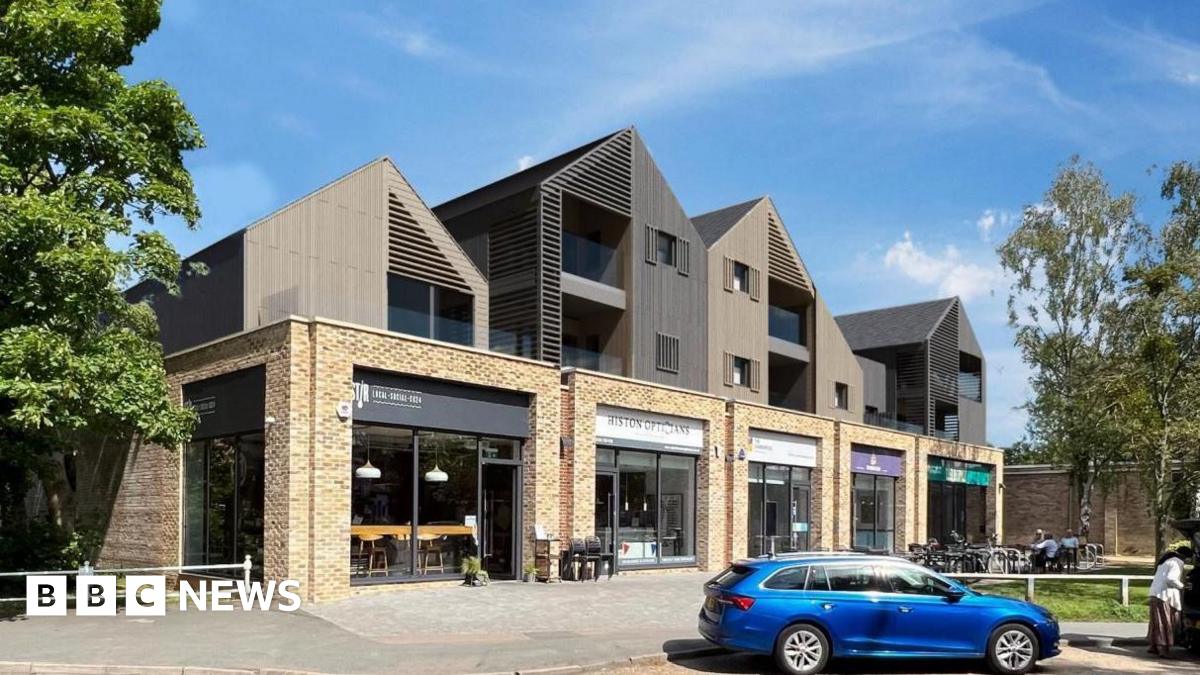 Plans for 15 flats above Histon library approved - BBC News