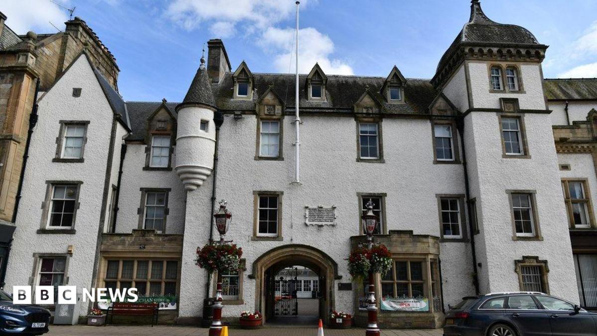 Building gifted to Peebles by William Chambers set for upgrade - BBC News
