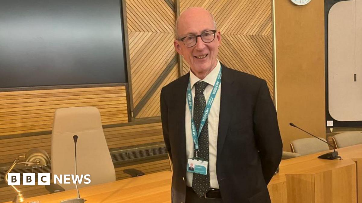 Sevenoaks council leader considers future after no confidence vote ...