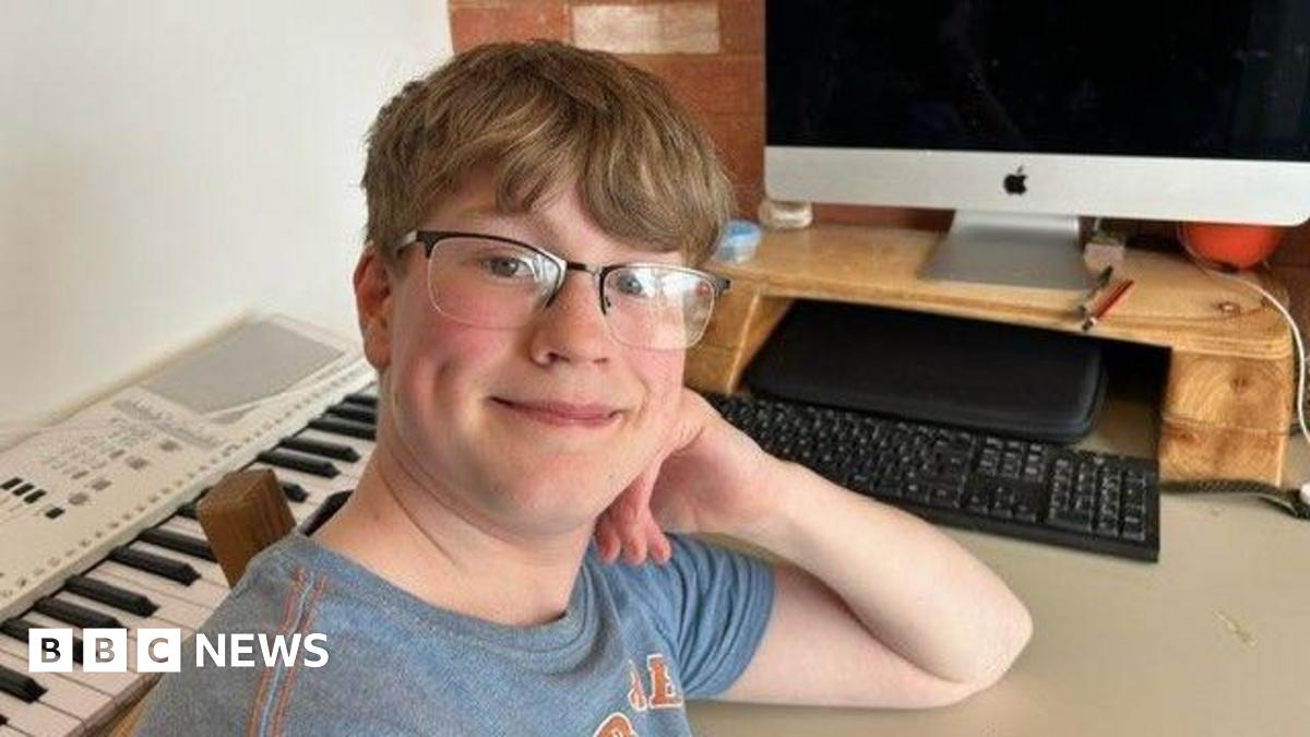 Young game designer from Devon makes final of BAFTA competition - BBC News