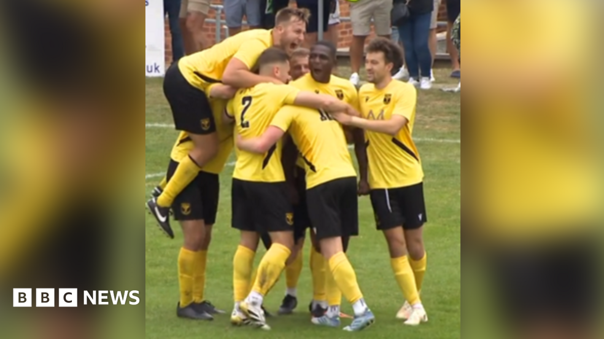 Tadley Calleva records best ever FA Cup performance with win - BBC News