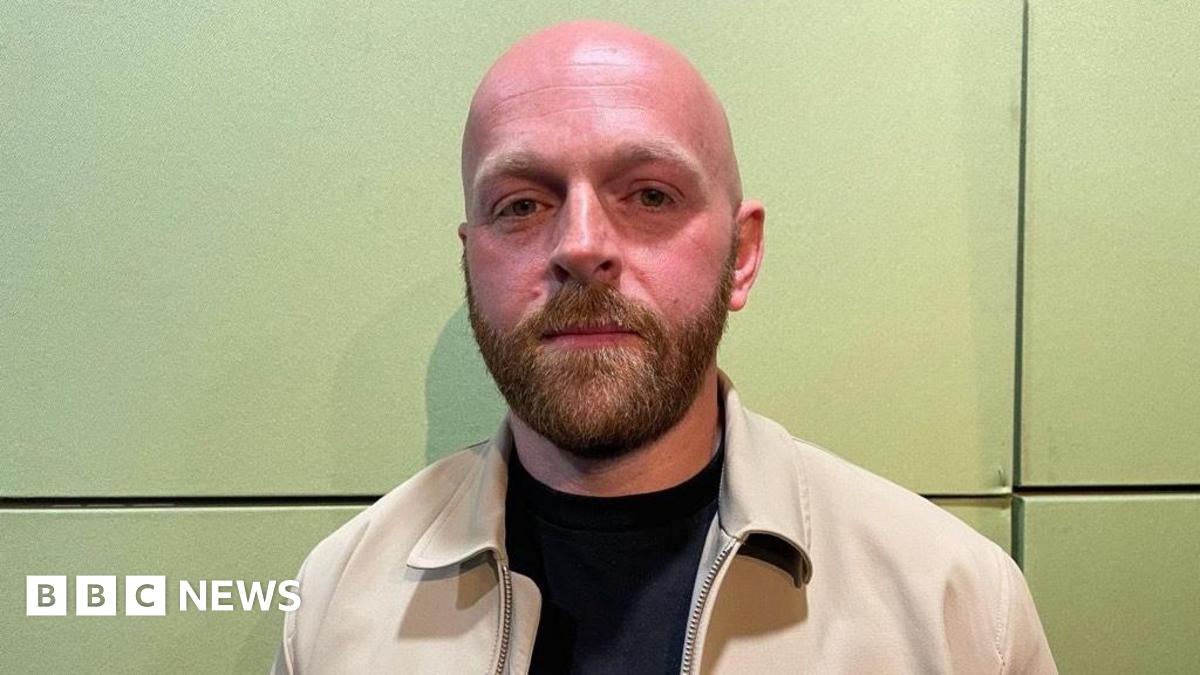 Aldridge Morrisons manager welcomes meeting over sacking - BBC News