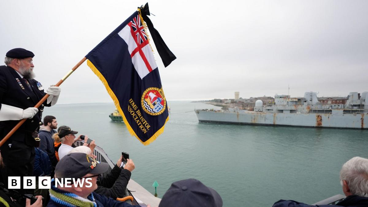 HMS Bristol: Last Falklands warship given send-off by veterans - BBC News