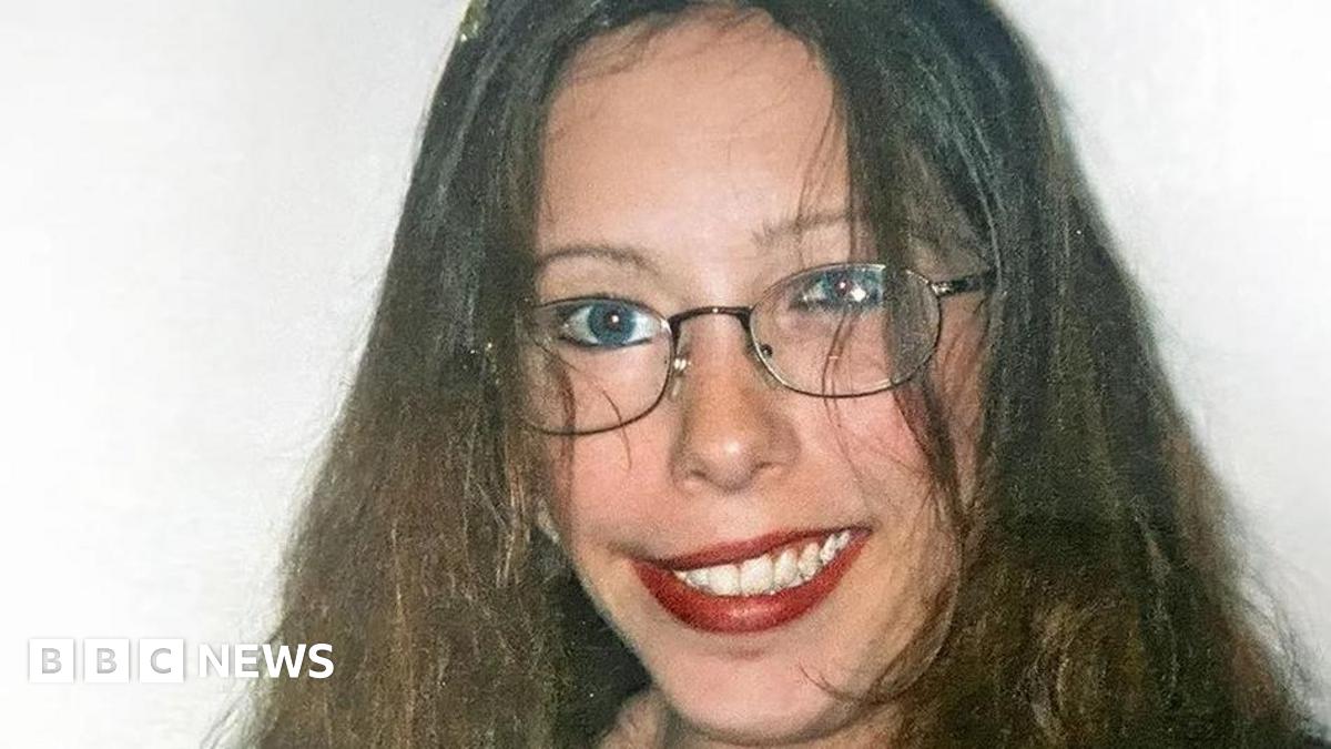 Laura Winham: Woman wrote in diary how she was 'starving' - BBC News