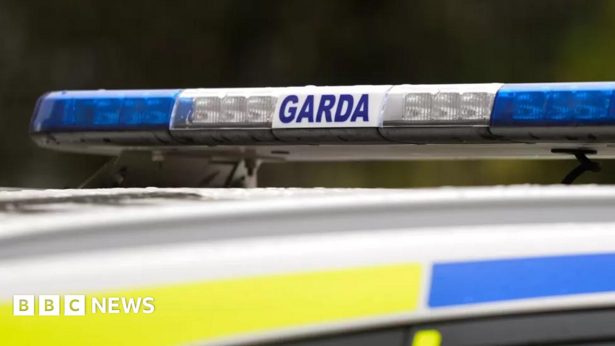 Motorcyclist aged in his 30s dies in Sligo crash - BBC News