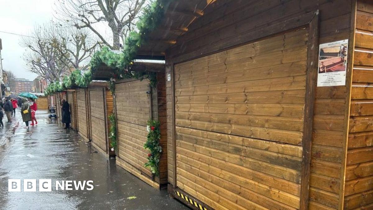 Storm Darragh brings disruption to Yorkshire - BBC News