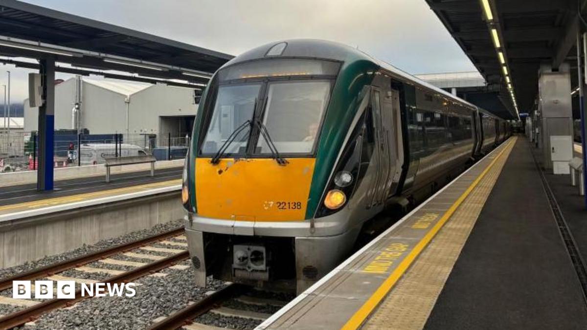 Enterprise train: Delays hit first day of hourly Belfast-Dublin service ...