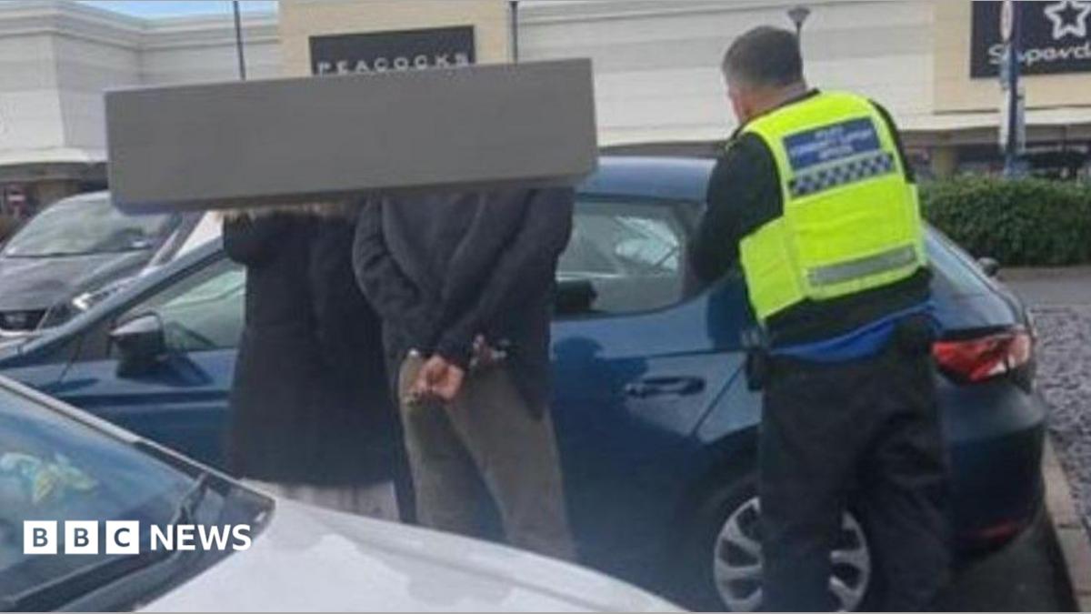 Baby rescued in Wednesfield after being locked inside car - BBC News